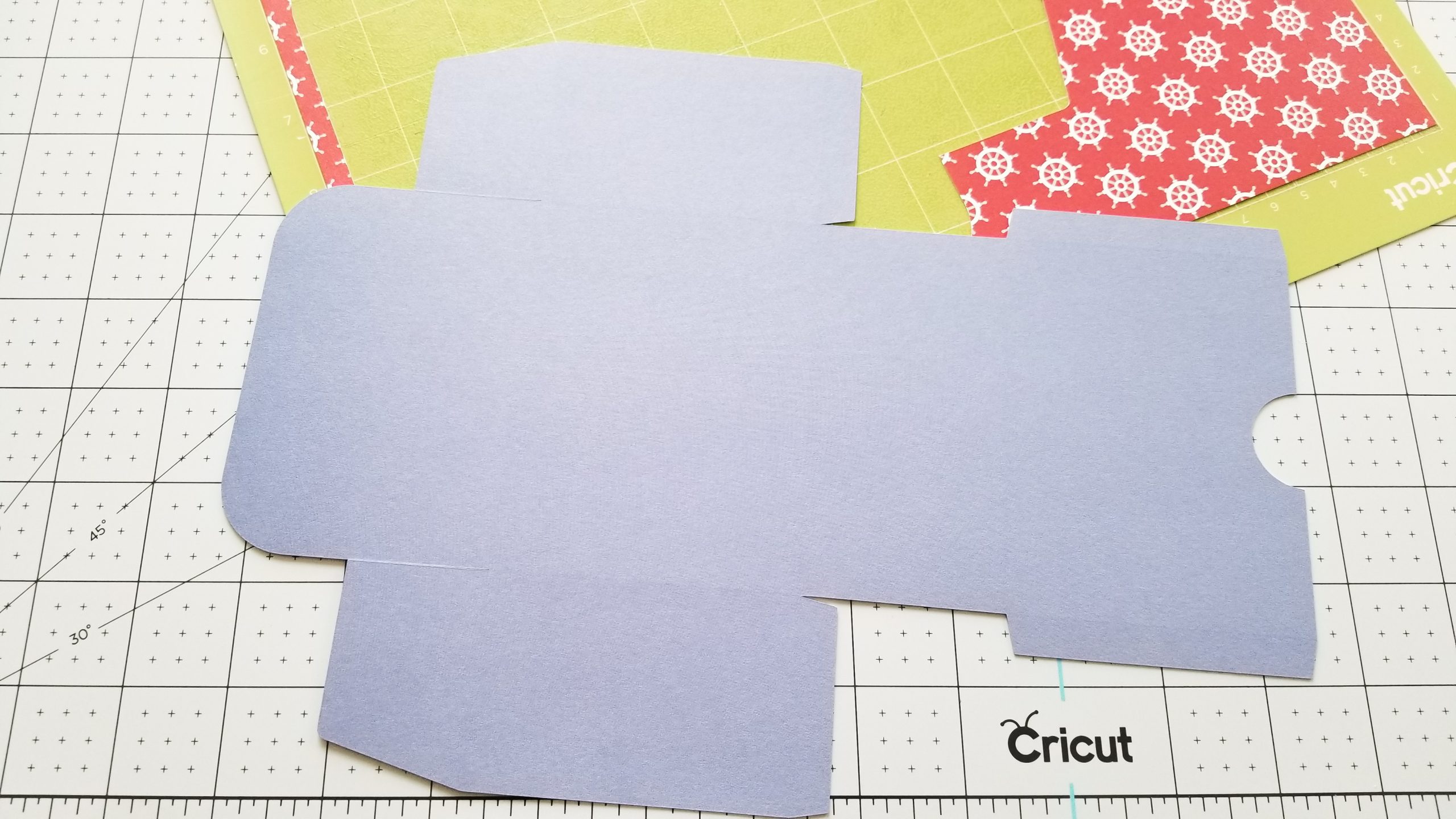 Gift box & Envelope with Cricut - DIY - The Nomad Studio