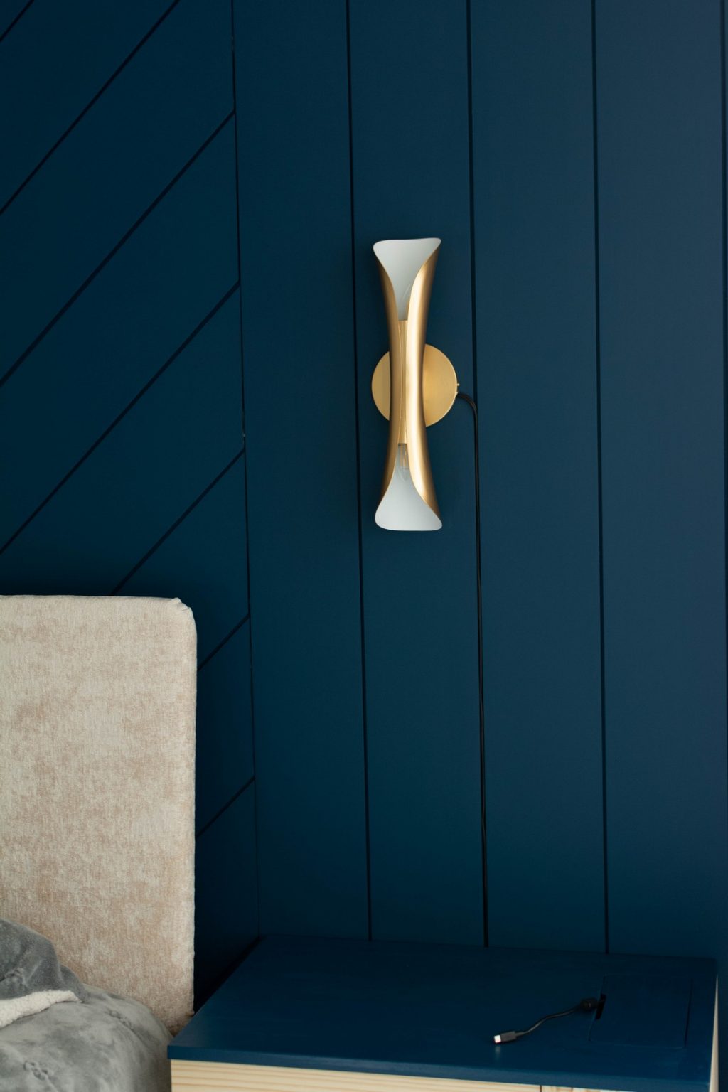 How to Convert Any Hardwired Light Fixture into a Plug-in | Nomad Studio