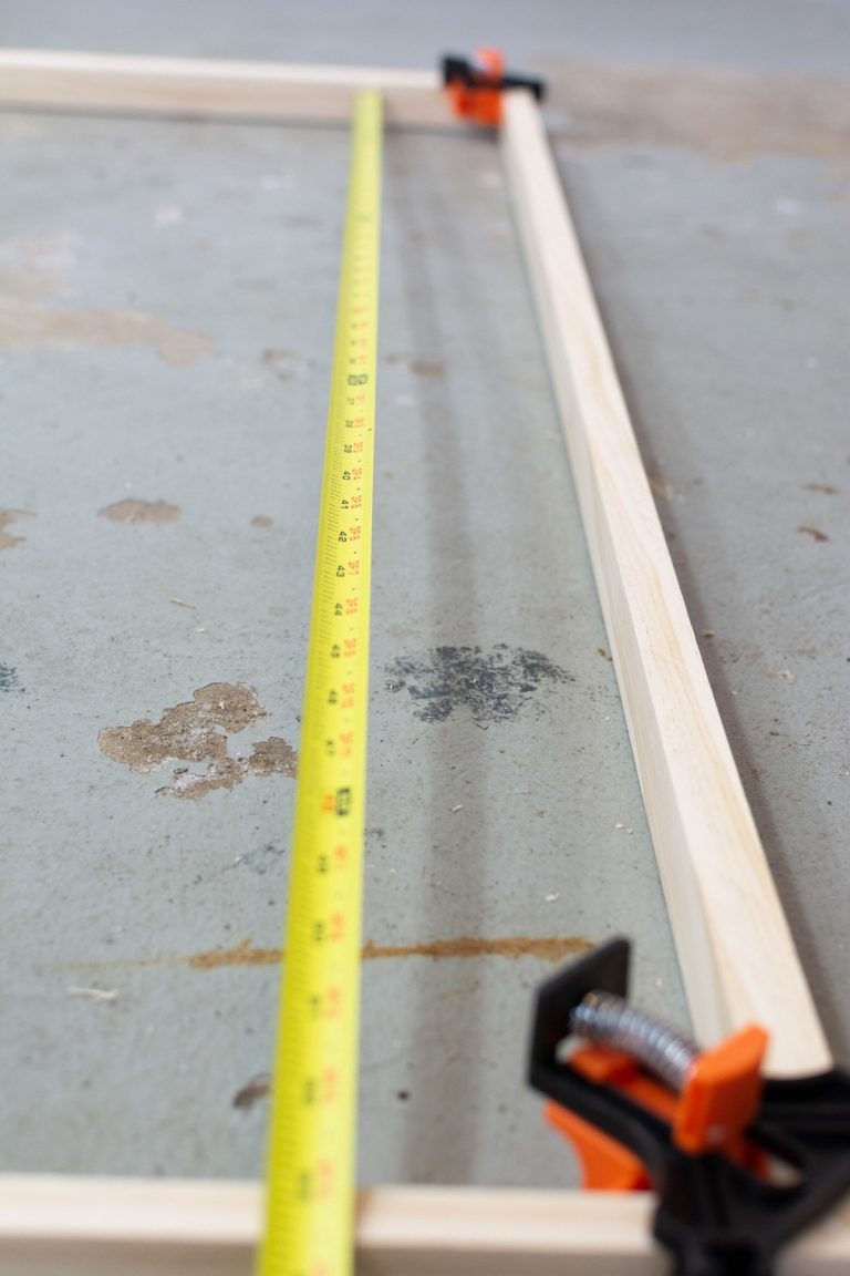 How to build a large canvas for painting - The Nomad Studio